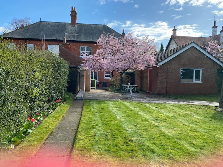 Large Home, Excellent Location - Cleethorpes