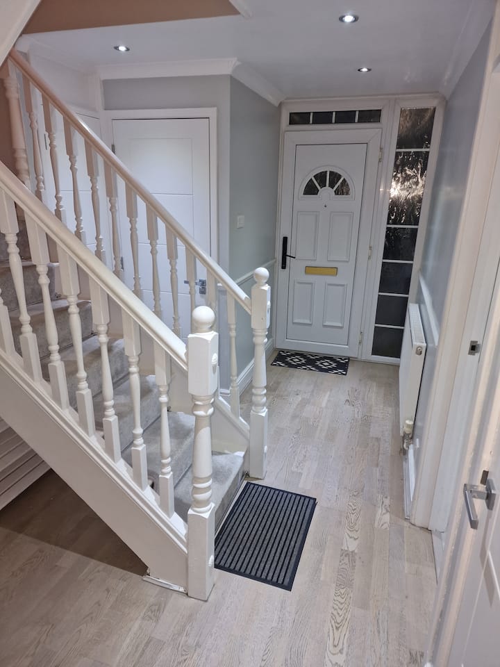 Nightrest Homes Smart Tv In Each Room - Parking - Hemel Hempstead