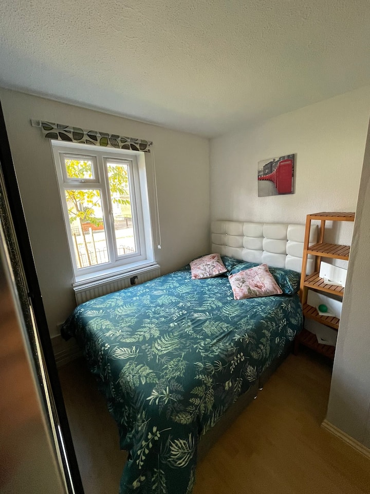 Cosy Room In A Lovely Flat Se16 - London