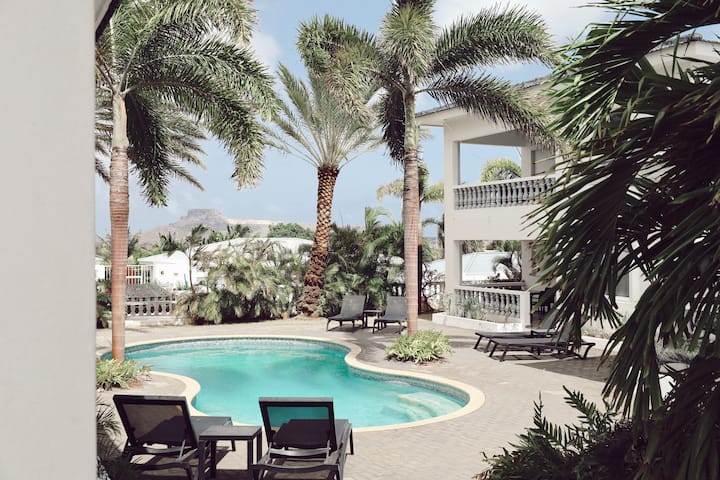 Exclusieve 2br Met Balkon, Zwembad & Bergzicht - Curaçao