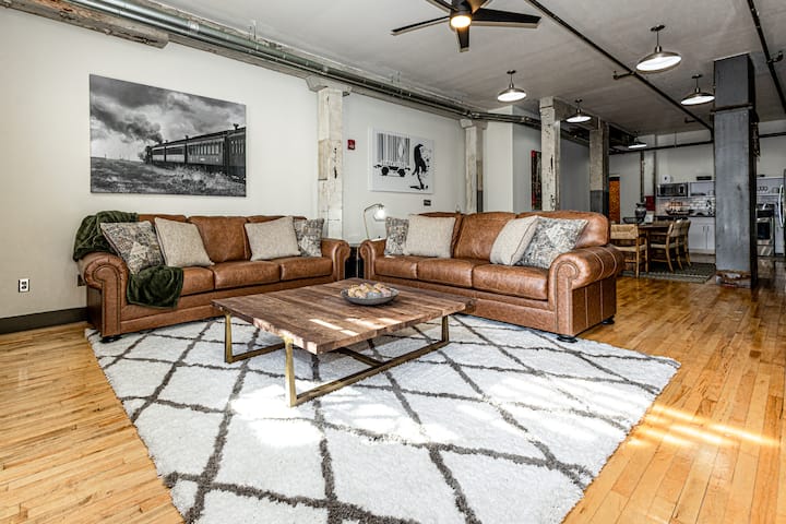 Comfort In Heart Of Old City ~ Spacious & Walkable - Splash Pad, Knoxville