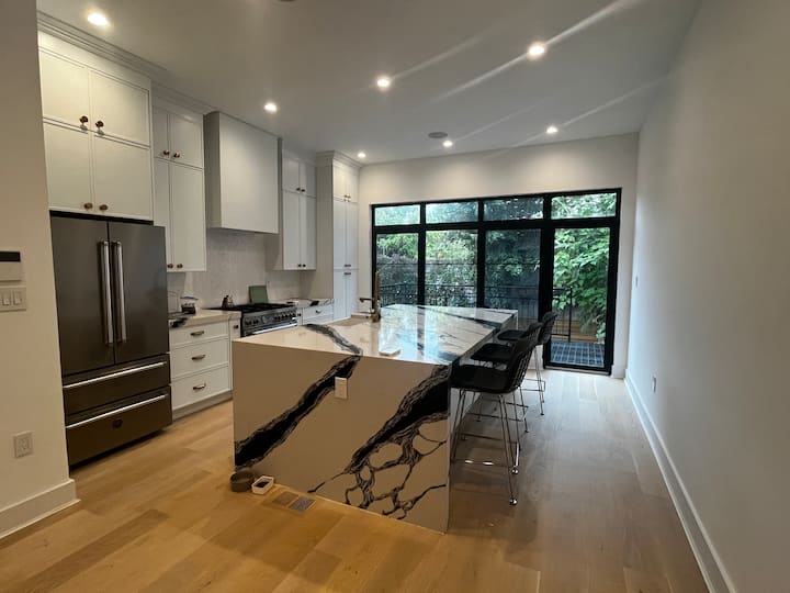 Huge Kitch King Bed Private Bth! - 브루클린