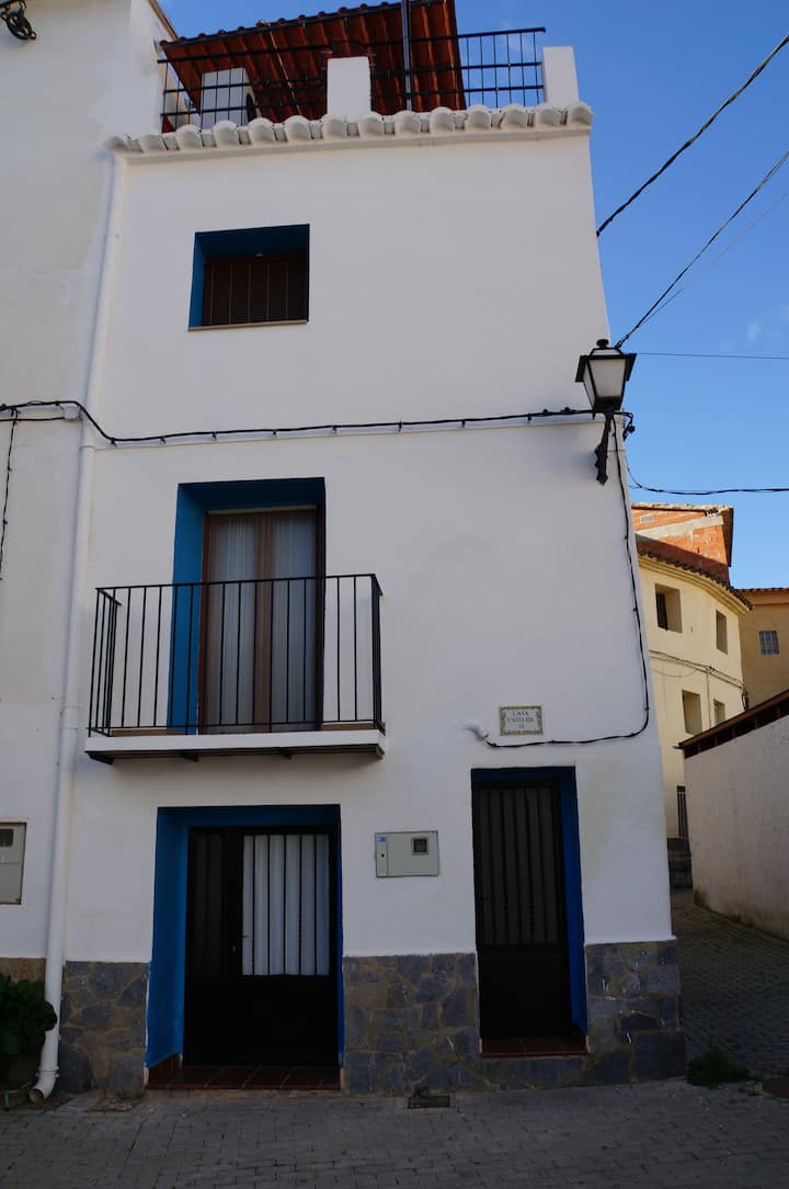 Casa Casilda De 4 Habitaciones Con Terraza - Montanejos