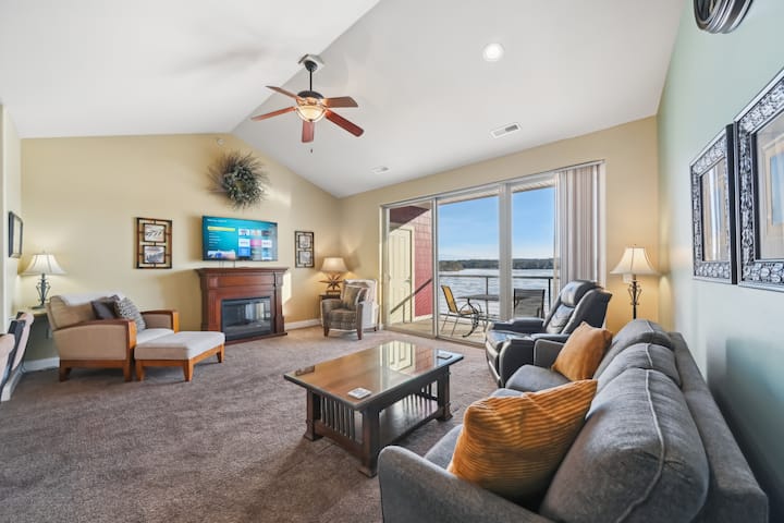 Beachtop Condo At Delton Grand - Waterfront - Mirror Lake State Park, Baraboo