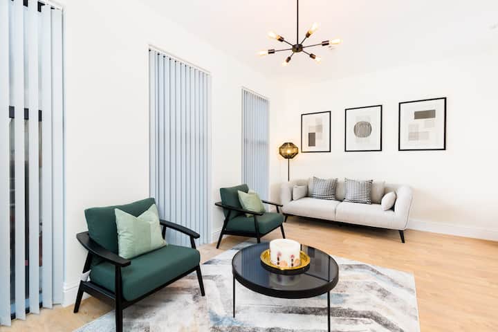Spacious 4-bed Townhouse In Jq - Birmingham