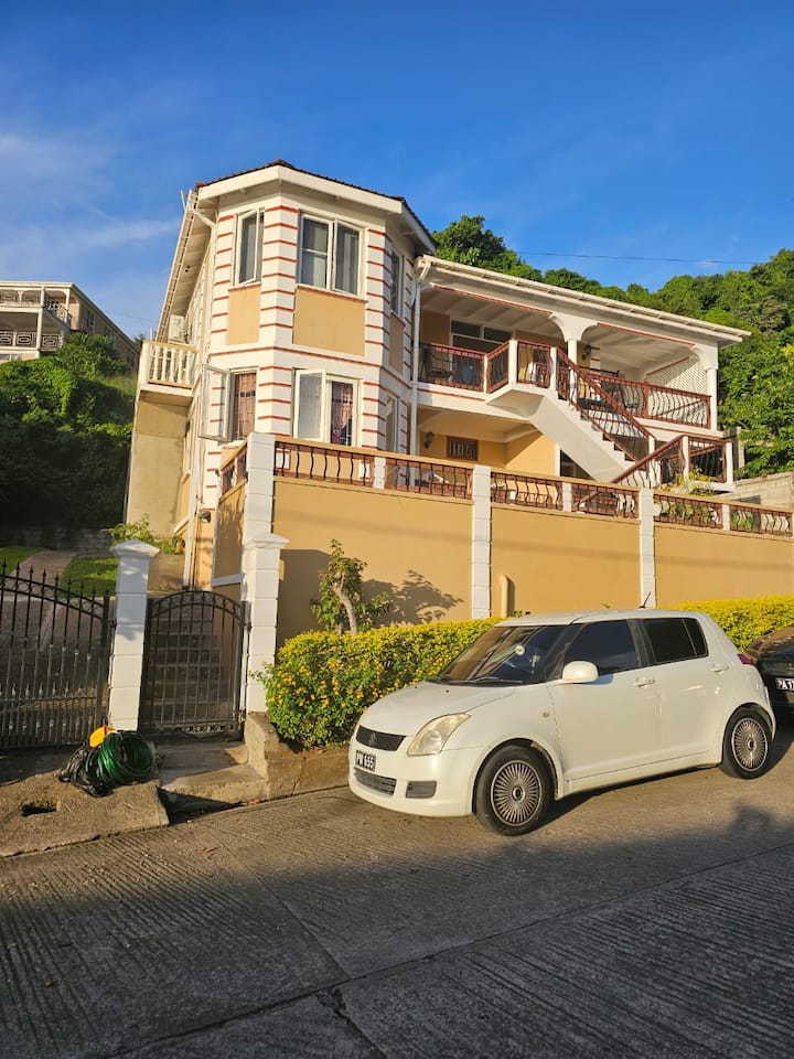 Seaview Escape
Upstairs Apartment - Dominica