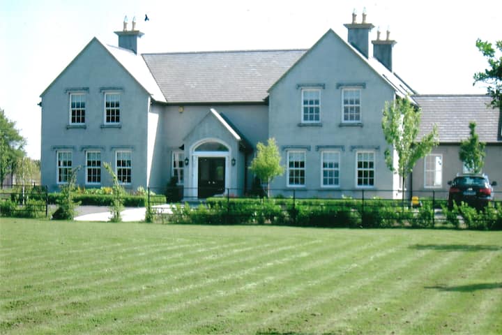 Montville House - Ashbourne