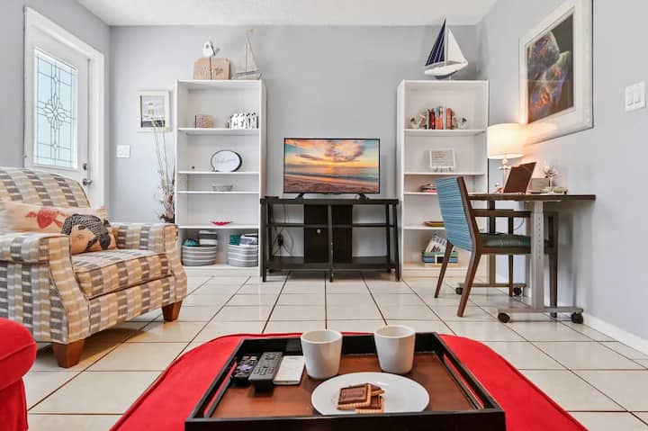 Beach Haven - 1 Bedroom Walk 2 Beach, Restaurants, - Deerfield Beach, FL
