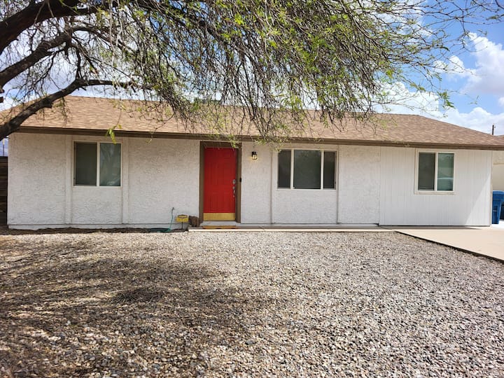 Whole Home, 3 Bedrooms, W/ All New Furnishings - Apache Junction