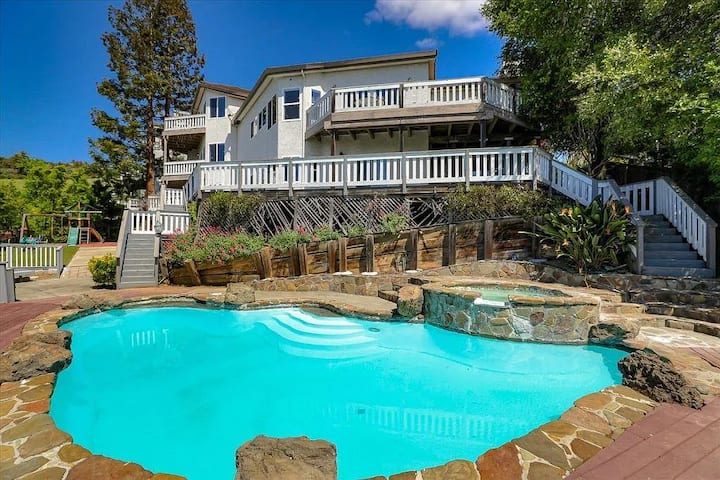 Retreat @ 7b4b Resort Pool/hot Tub/game/city View - San Jose, CA