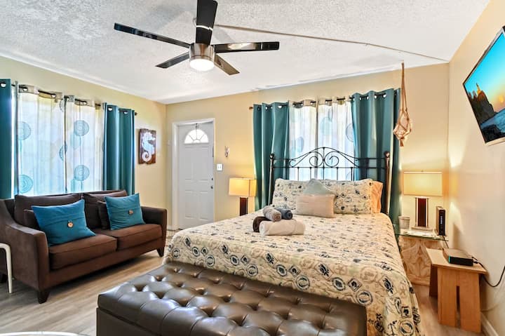 Beach Bliss -  Studio Walk To Beach, Restaurants, - Boca Raton, FL