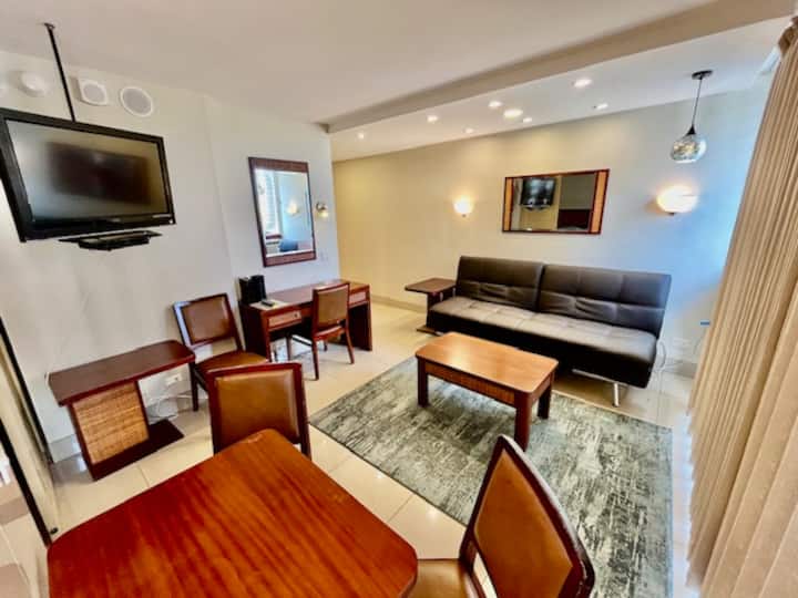 Fabulous Condos In The Heart Of Waikiki Beach - Honolulu, HI