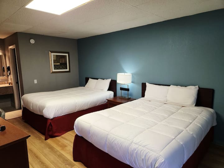 2 Queen Beds Smoking With Kitchenette |Executive - Mena, AR