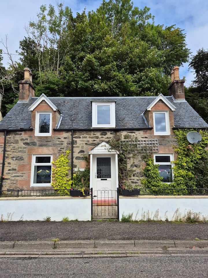 Find Comfort In My Highland Cottage - Lochcarron