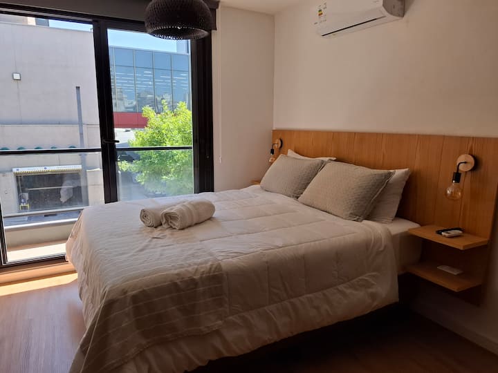 Maíz - Cómodo Y Luminoso Frente A Shopping - Montevidéu