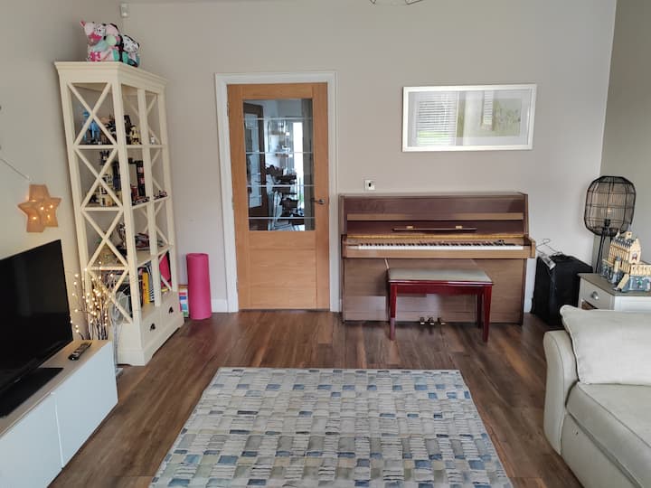 Modern 2 Bed-roomed Townhouse - Coleraine