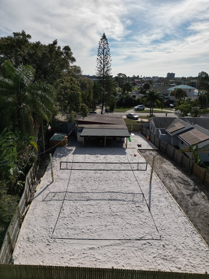 Beach Fun Oasis! Pool / Spa / Volleyball/bbq Games - St. Petersburg, FL