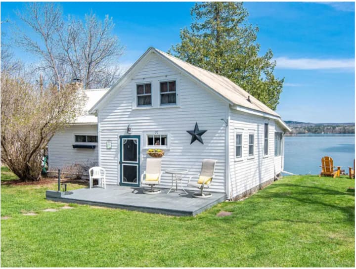 1920s Vermont Lakeside Cabin - 조지아