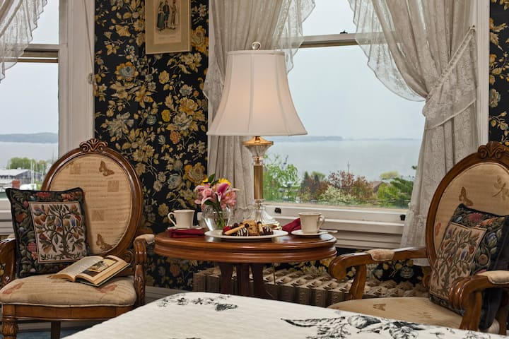 Room Iii - Bayfield, WI