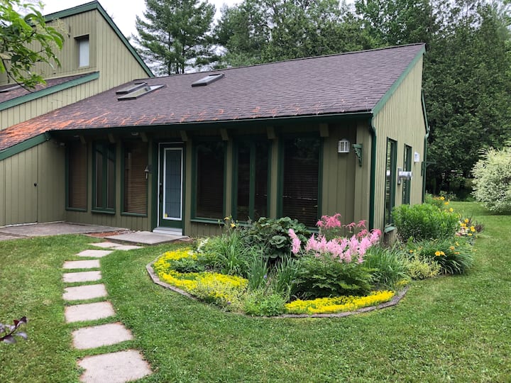 Hôtel à La Maison - Chalet Sous Les Thuyas - Orford, QC
