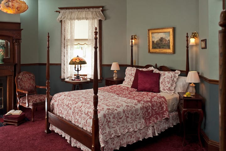 Room V - Bayfield, WI