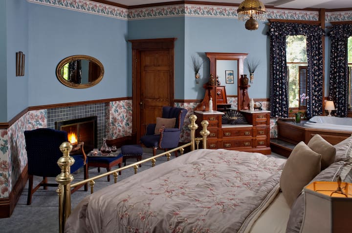 Room Vii - Bayfield, WI