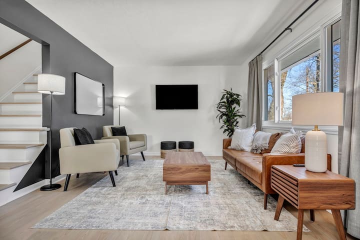 New! Modern Retreat Near Cle |Game Room |Renovated - Avon, OH
