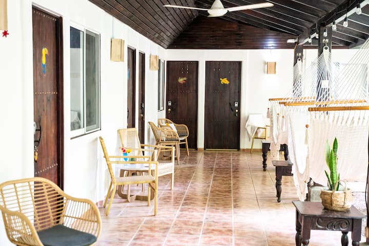 Walk To Beach | Parrot Room+ Shared Kitchen + A/c - Nosara