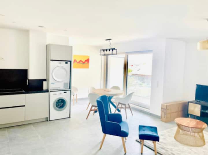 Elegant 3 Bedroom Flat With Terrace And Parking - Luxemburg