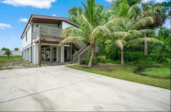 Lake View*mins To Zoo, Beaches, Golfing*hot-tub - Naples Beach, FL