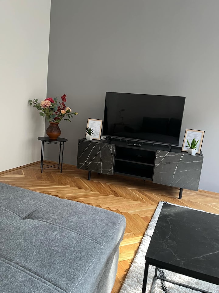 Cozy Pécs Getaway With Tv Tower View. - Pecz