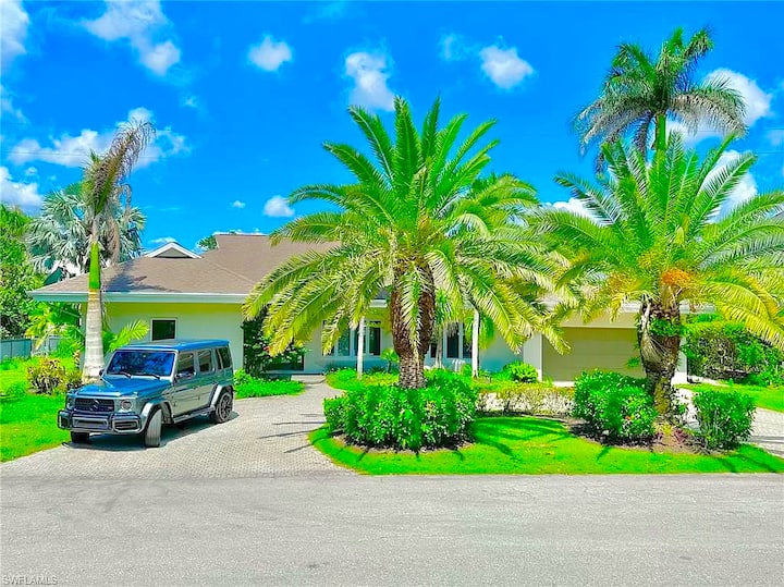 Airbnb Vacation Rental Home #12  X239x238x6680x - Naples, FL