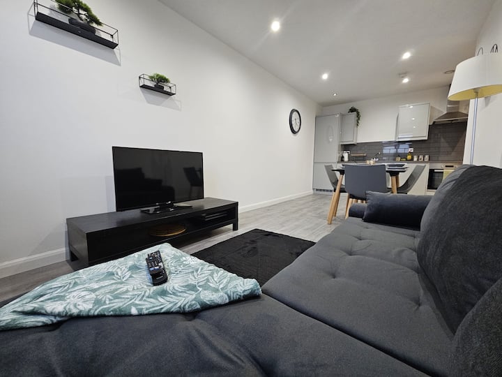 A&j Properties - 2 Bed Flat With Netflix&disney - Leicester