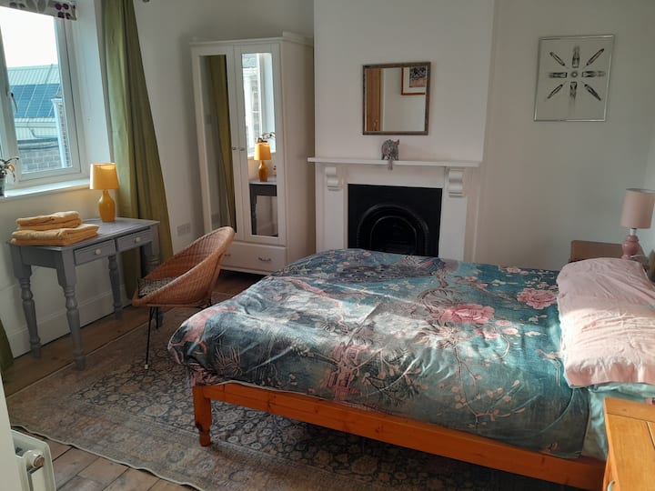 Double Room In Period House. - Kessingland
