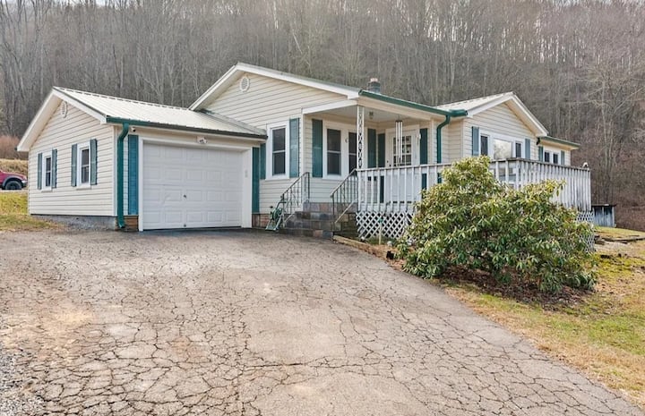 Pop's Place - Maggie Valley, NC