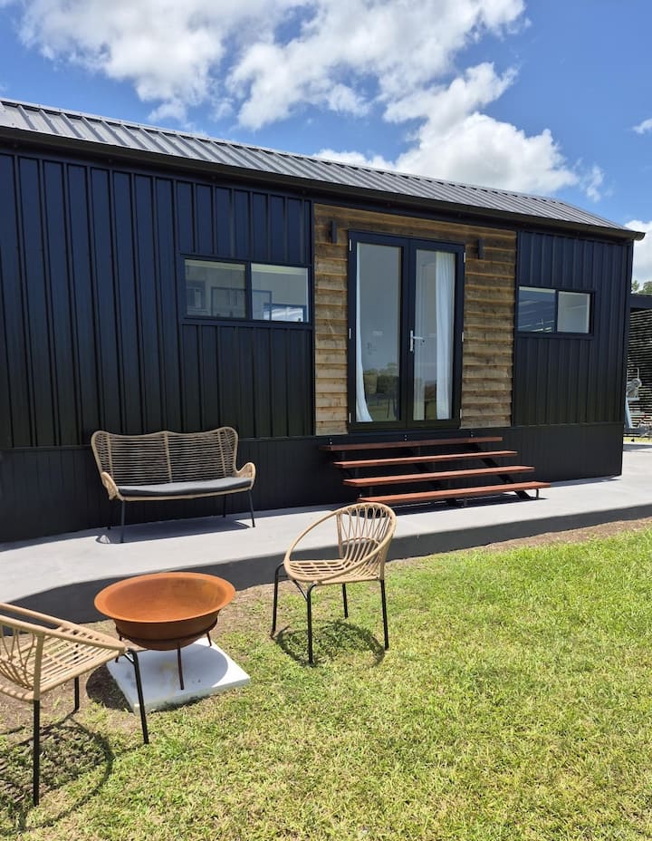 The River Shed - Tiny Home - Yandina