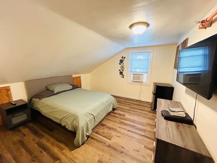 Room Near Whole Foods, Brown Uni - 프로비던스