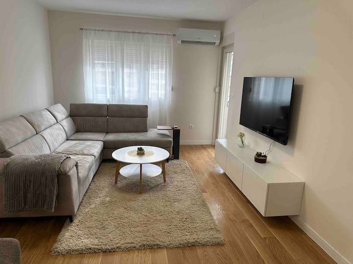 Bright & Airy Apartment Cp - 波德戈里察