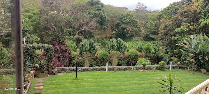 Elegant Suite, Facing Unep/ Karura Forest. - Nairobi