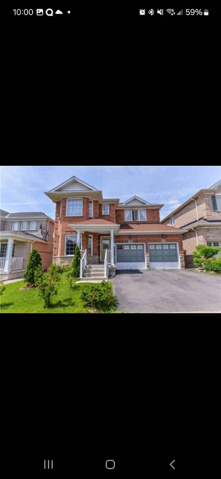 Cozy Basement In Ajax W/parking - Pickering