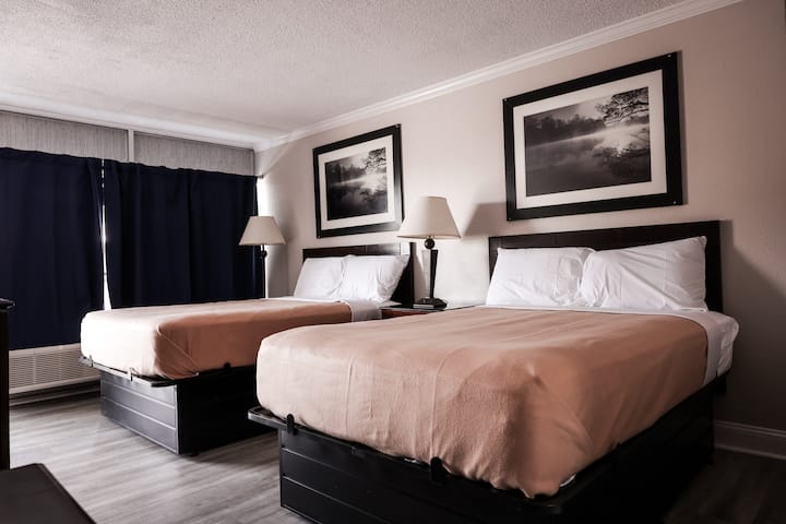 2 Full Bed Smoking | Riverside Inn & Suites By Oyo - Danville, VA