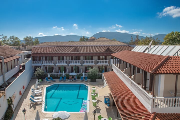 Anadiomeni Pool&beach Apartments By " Elite " - Kalamaki