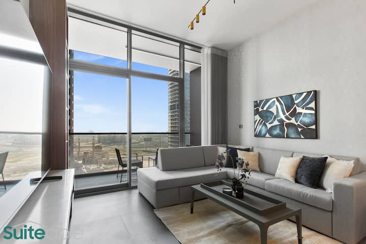 Elegant 1-bedroom With Stunning Lake View In Jlt - Dubai