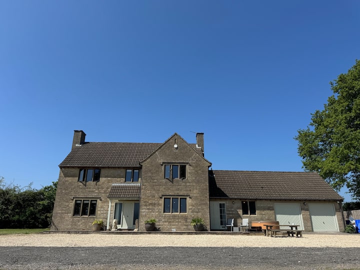 Large Country Farm House With Hot Tub - Bristol