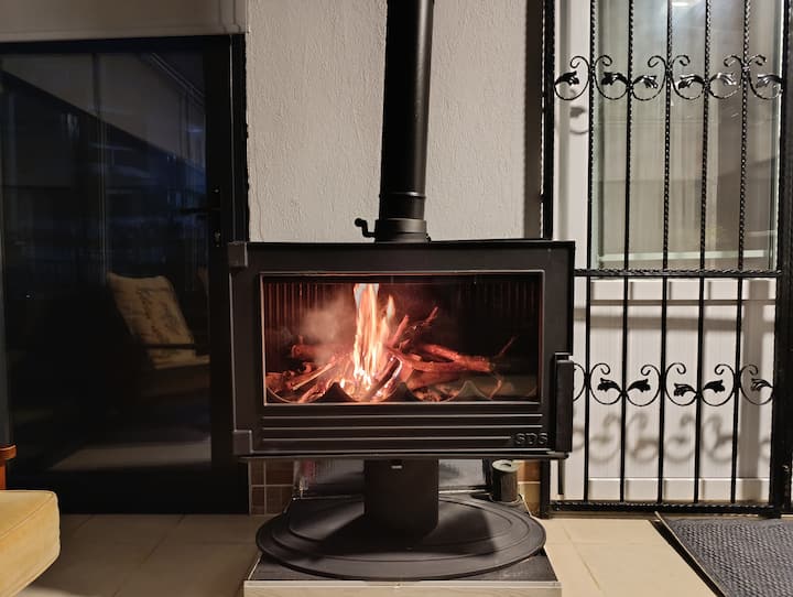 Daytime Sea, Nighttime Movie, Cozy Garden Home - Söke