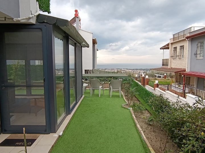 Daytime Sea, Nighttime Movie, Cozy Garden Home - Davutlar