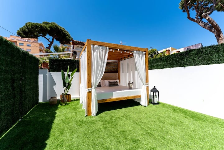 Private Garden Beach Retreat Sleeps7 Walk To Beach - Lloret de Mar
