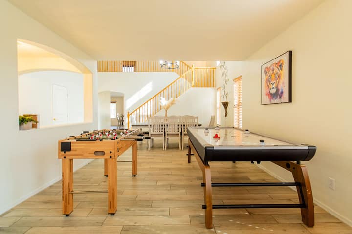 Free Pool Heat | Piano | King Bed | Air Hockey - Casa Grande, AZ