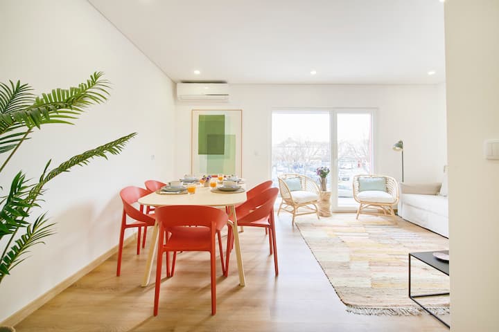 Stylish Apartments By The Beach, By Timecooler - Setúbal