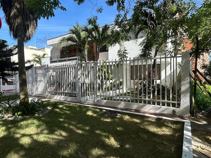 Amplia Y Moderna Casa Para 8 - Barranquilla